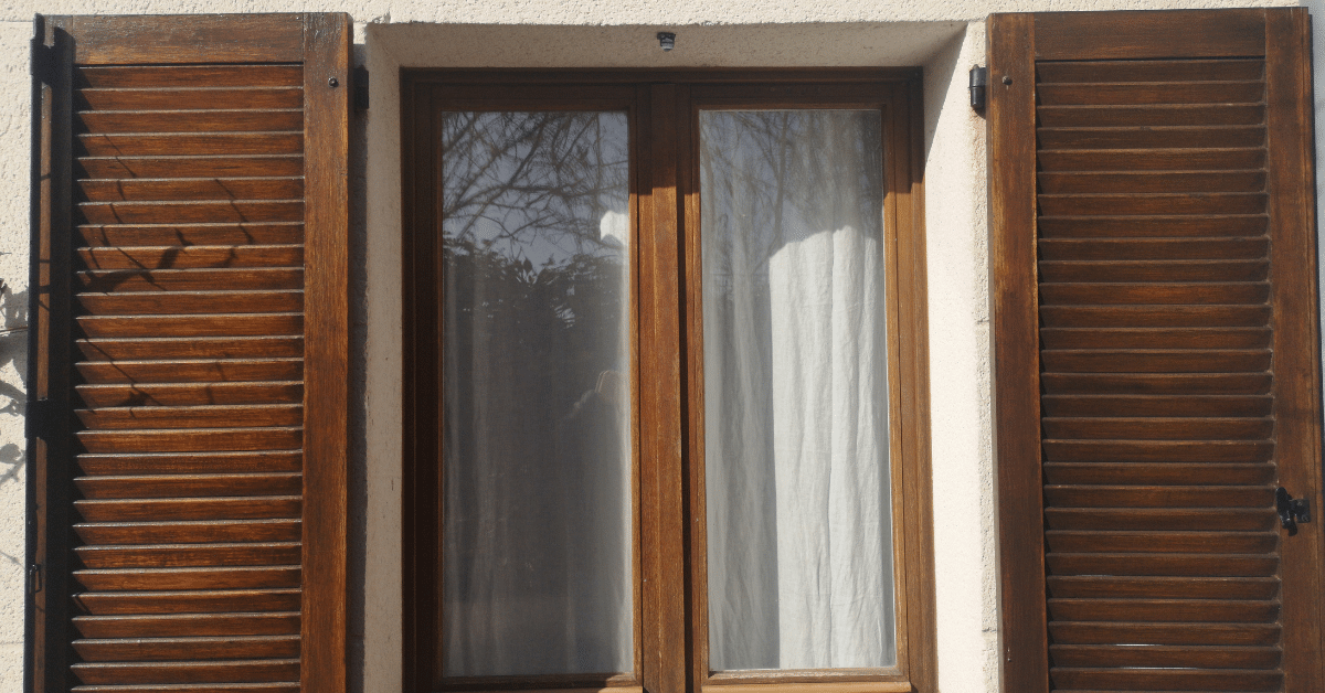 How Full Height Shutters Offer Versatility in Design